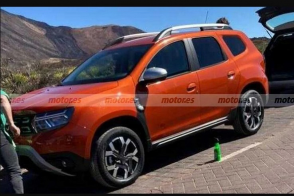 Renault Duster 7-seater SUV Spied During TVC Shoot | Droom Discovery