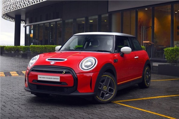 MINI Cooper’s All Electric SE Charged Edition Launched In India at Rs ...