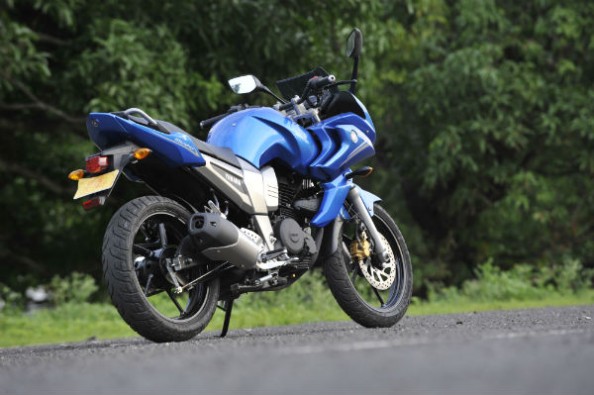 Yamaha Fazer first look | Droom Discovery