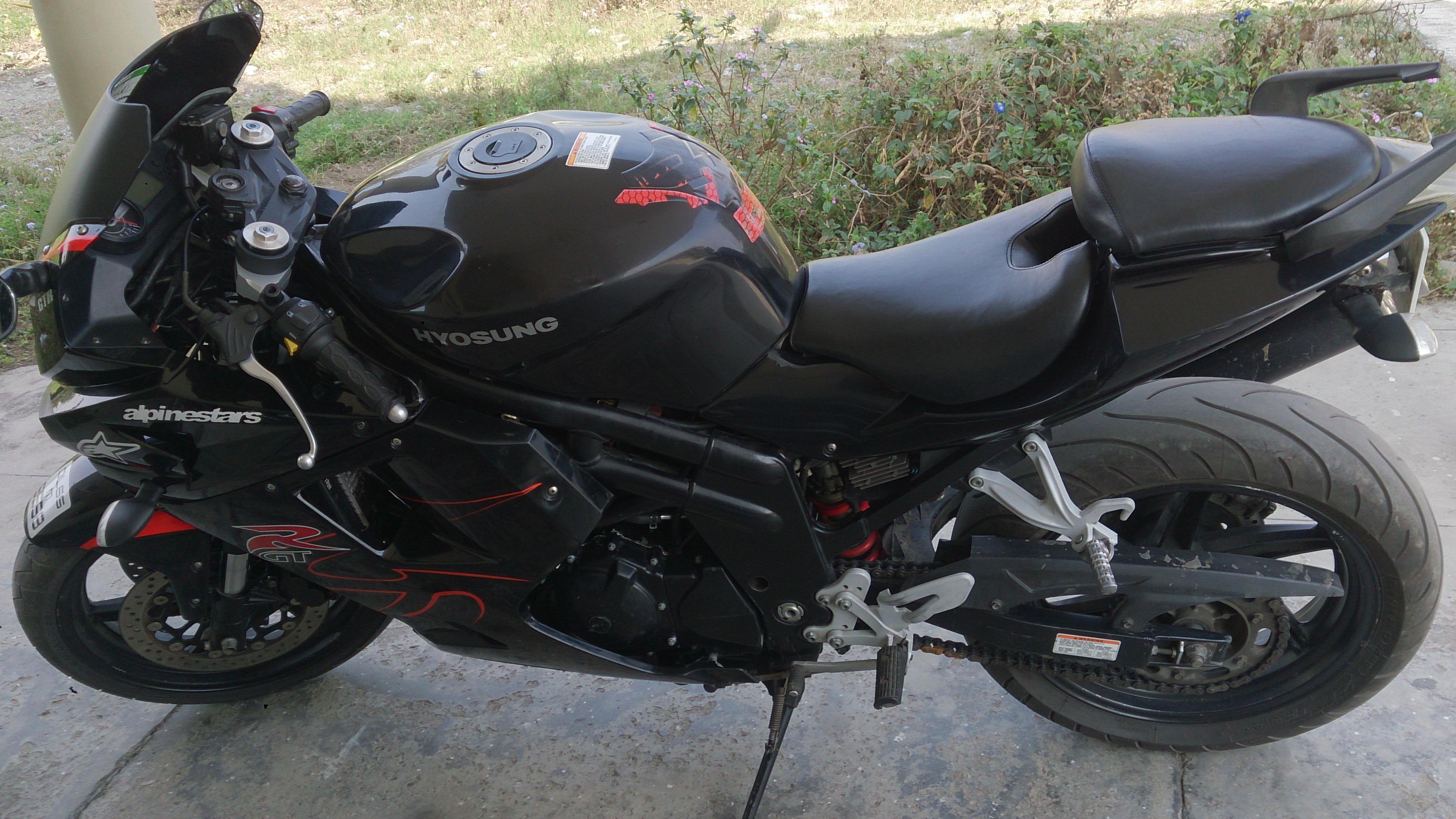 Used Hyosung GT650R 2011 Model (PID-1415793962) Super Bike for Sale in ...
