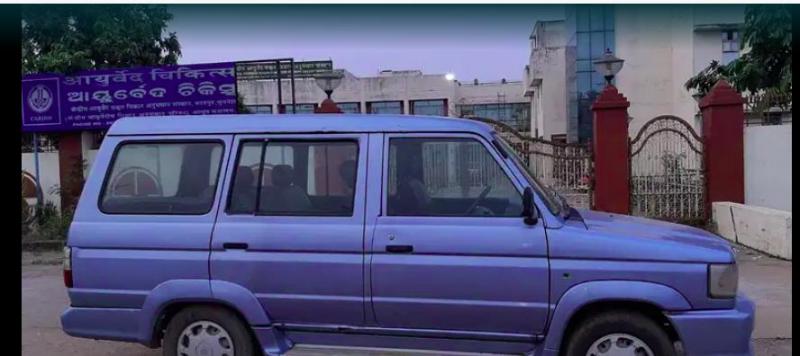 Used Toyota Qualis 2.4D GS 2004 Model (PID-1421041414) Car for Sale in Puri