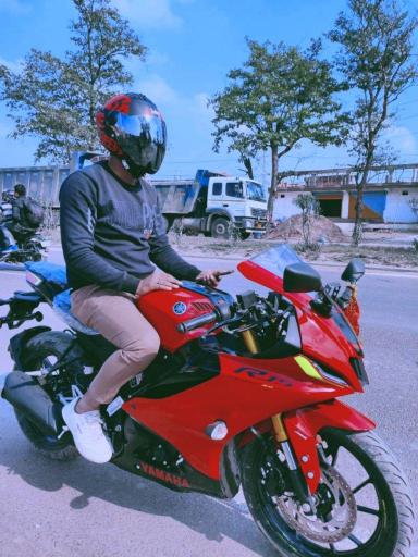 Used Yamaha YZF-R15 V4 Metallic Red 2022 Model (PID-1421424756) Bike ...