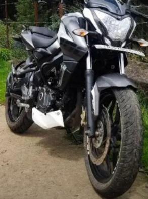 Used Bajaj Pulsar NS200 2019 Model (PID-1421437147) Bike for Sale in Delhi
