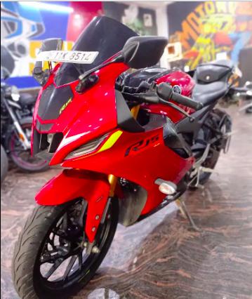 Used Yamaha YZF-R15 V4 Metallic Red 2022 Model (PID-1421543012) Bike ...