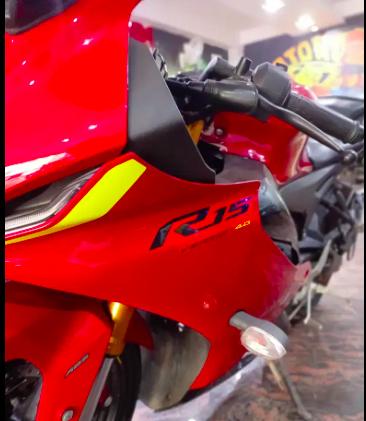 Used Yamaha YZF-R15 V4 Metallic Red 2022 Model (PID-1421543012) Bike ...