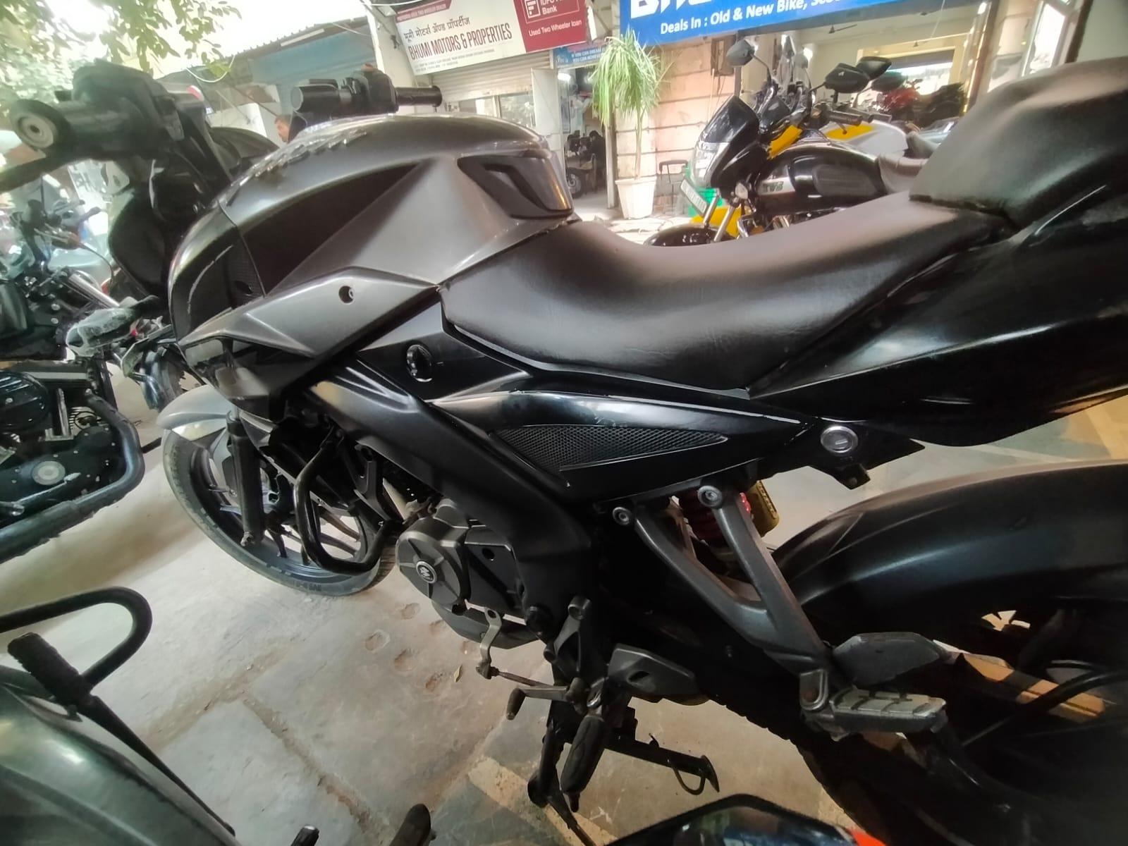 Used Bajaj Pulsar NS160 2017 Model (PID-1421555787) Bike for Sale in Delhi