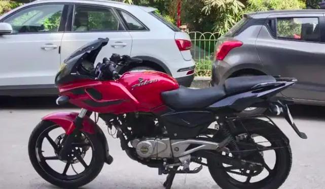 Used Bajaj Pulsar 220cc 2012 Model (PID-1421560351) Bike for Sale in Delhi