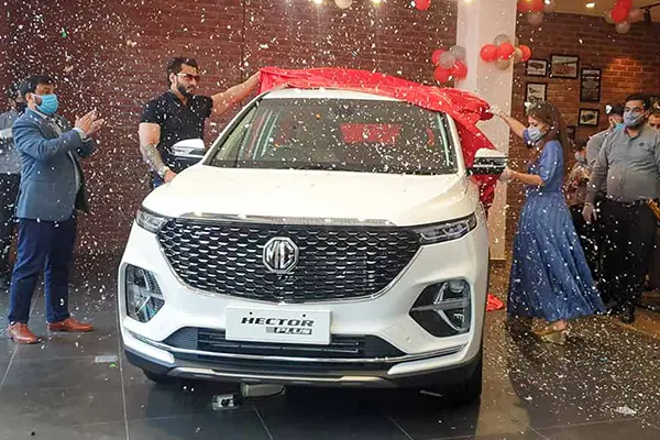 MG Hector Plus Sharp Pro 1.5 Turbo Petrol CVT 7 STR 2026 Price, Mileage ...