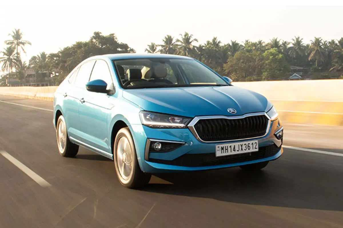 Skoda Slavia Sportline 1.0L TSI MT Dual Tone 2026 Price, Mileage, Specs ...