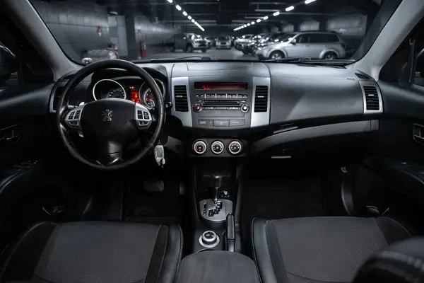 Peugeot 4007 Price, Mileage, Specs, Reviews | Droom