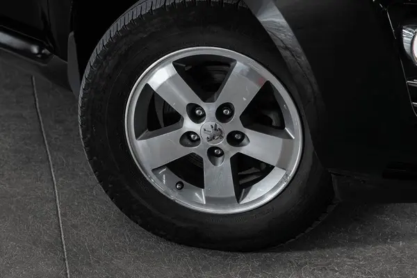 Peugeot 4007 Price, Mileage, Specs, Reviews | Droom
