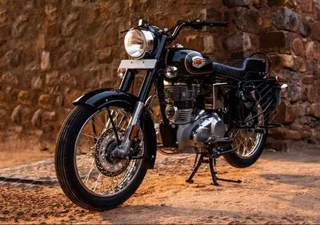 Royal Enfield Bullet 350 Battalion Black 2025 Price, Mileage, Specs ...