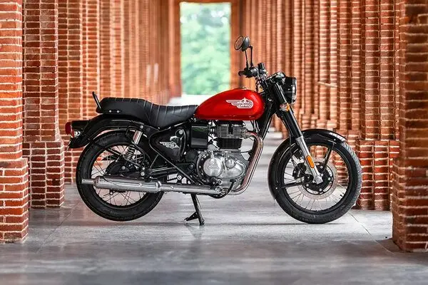 Royal Enfield Bullet 350 Battalion Black 2025 Price, Mileage, Specs ...