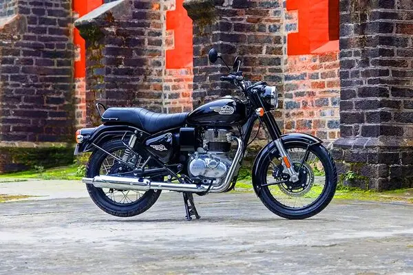 Royal Enfield Bullet 350 Battalion Black 2025 Price, Mileage, Specs ...