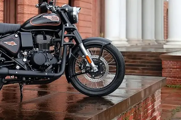 Royal Enfield Bullet 350 Battalion Black 2025 Price, Mileage, Specs ...