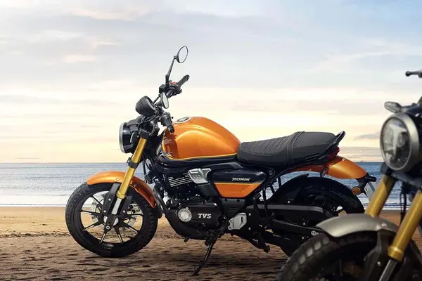 TVS Ronin Base Lightning Black Price, Mileage, Specs | Droom