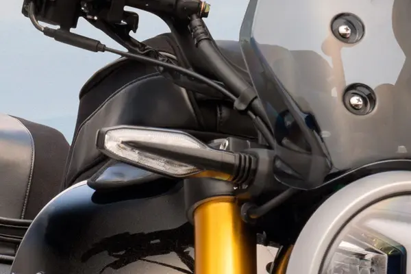 TVS Ronin Magma Red 2026 Price, Mileage, Specs, Reviews