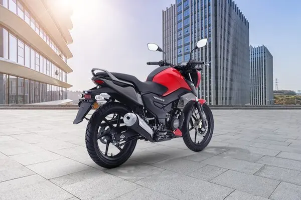 TVS Raider 125 SmartXonnect 2026 Price, Mileage, Specs, Reviews