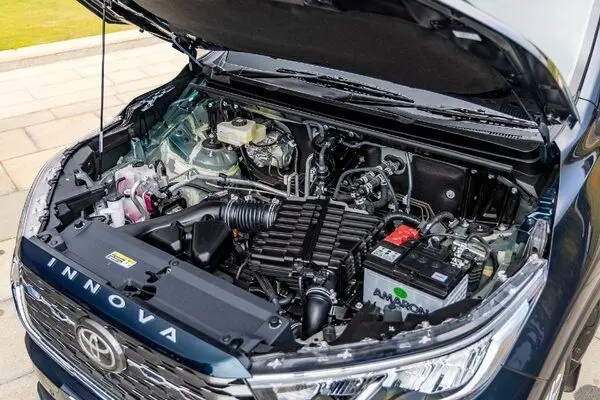 Toyota Innova Hycross ZX (O) Hybrid 7 STR 2025 Price, Mileage, Specs ...