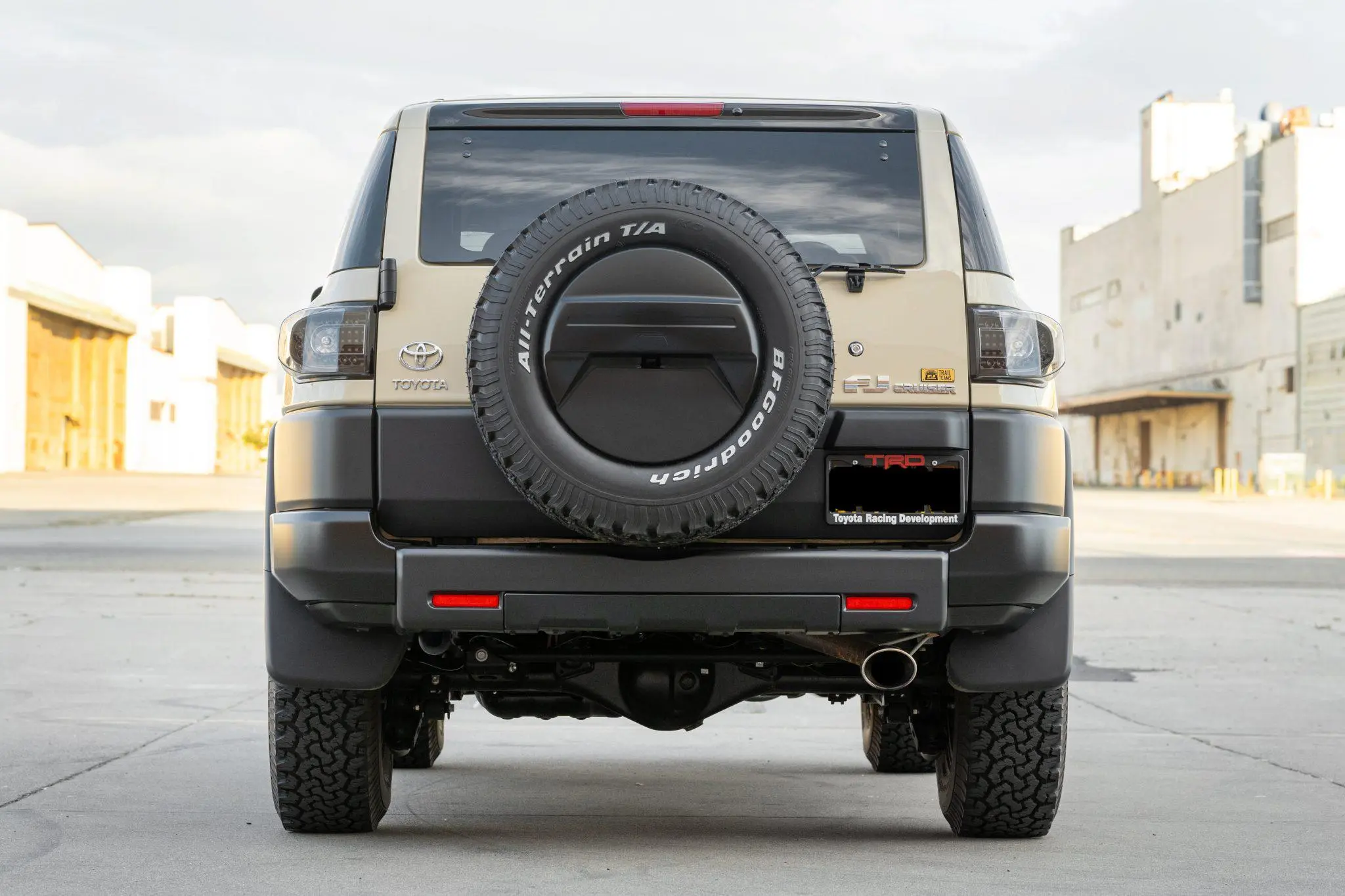 Toyota FJ Cruiser Price, Mileage, Specs, Reviews | Droom