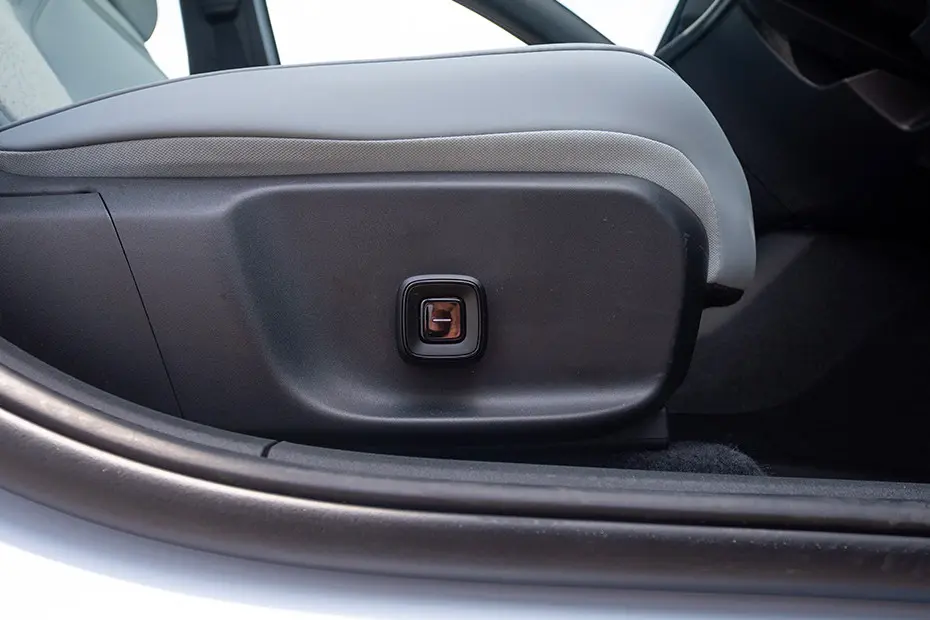 Volvo EX30 Images - Interior, Exterior, Colors | Droom