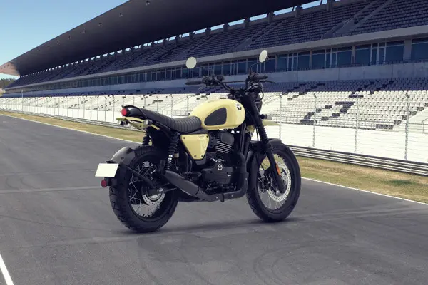 Yezdi Scrambler Fire Orange 2026 Price, Mileage, Specs, Reviews