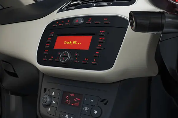 Fiat Linea Price, Mileage, Specs, Reviews | Droom