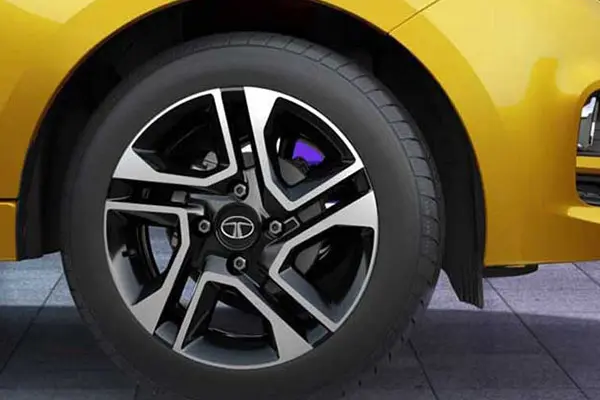 Tata Tiago REVOTRON XZA PLUS DUAL TONE 2026 Price, Mileage, Specs, Reviews