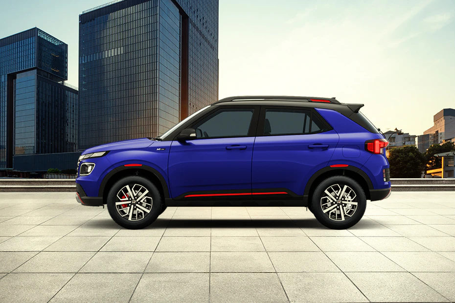 Hyundai Venue N Line N6 DCT Dual Tone 2022 Price, Mileage, Specs ...