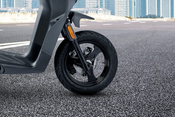 Numeros Motors Diplos Plus Dual Battery Price in India | Droom