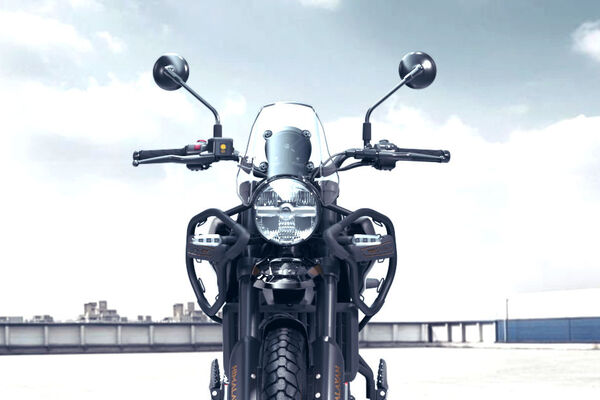 Royal Enfield Himalayan 450 Hanle Black Price, Mileage, Specs | Droom