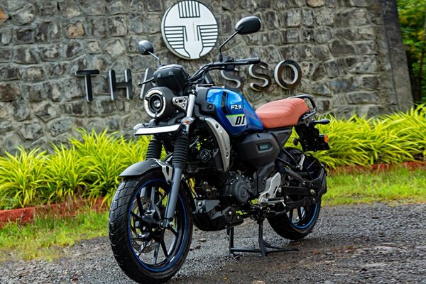 Yamaha FZ X Price in India - FZ X Mileage, Reviews, Images, and ...