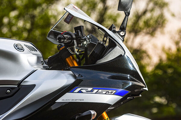 Yamaha R15M Price in India, Mileage, Reviews & Images, Specifications ...