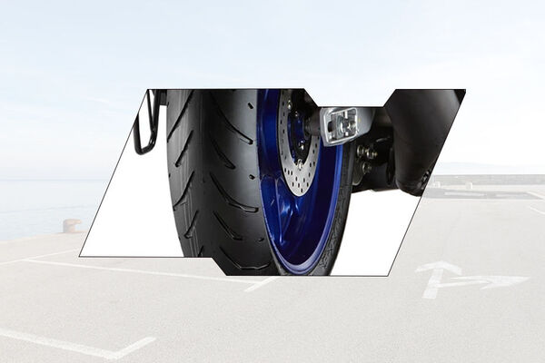 Yamaha R15M Price in India, Mileage, Reviews & Images, Specifications ...