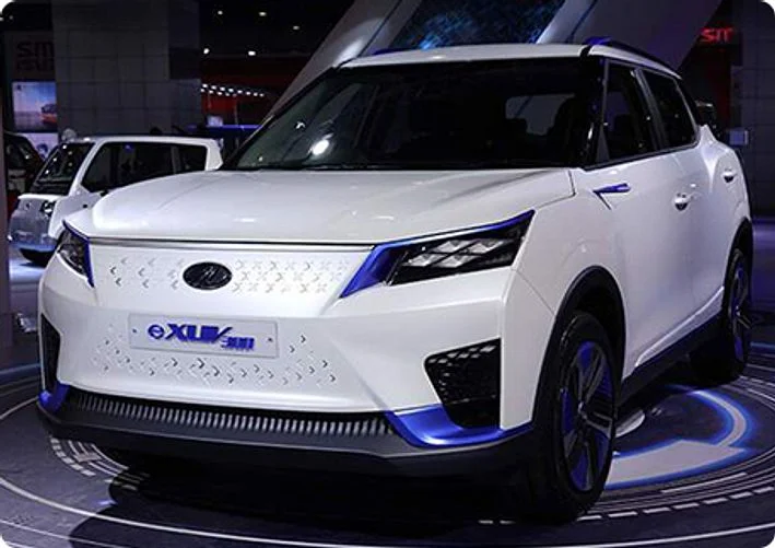 Mahindra eXUV300 Price, Mileage, Specs, Reviews | Droom
